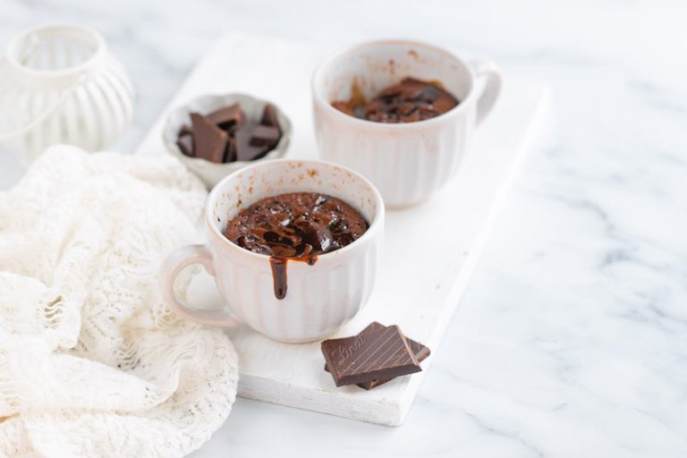 5 minute chocolate mug cake in a microwave | Quick and Easy Recipe