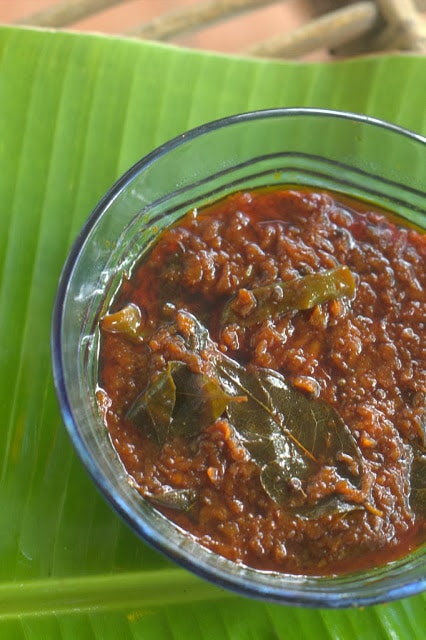 Sweet, spicy and tangy Ginger chutney / Puli Ingi